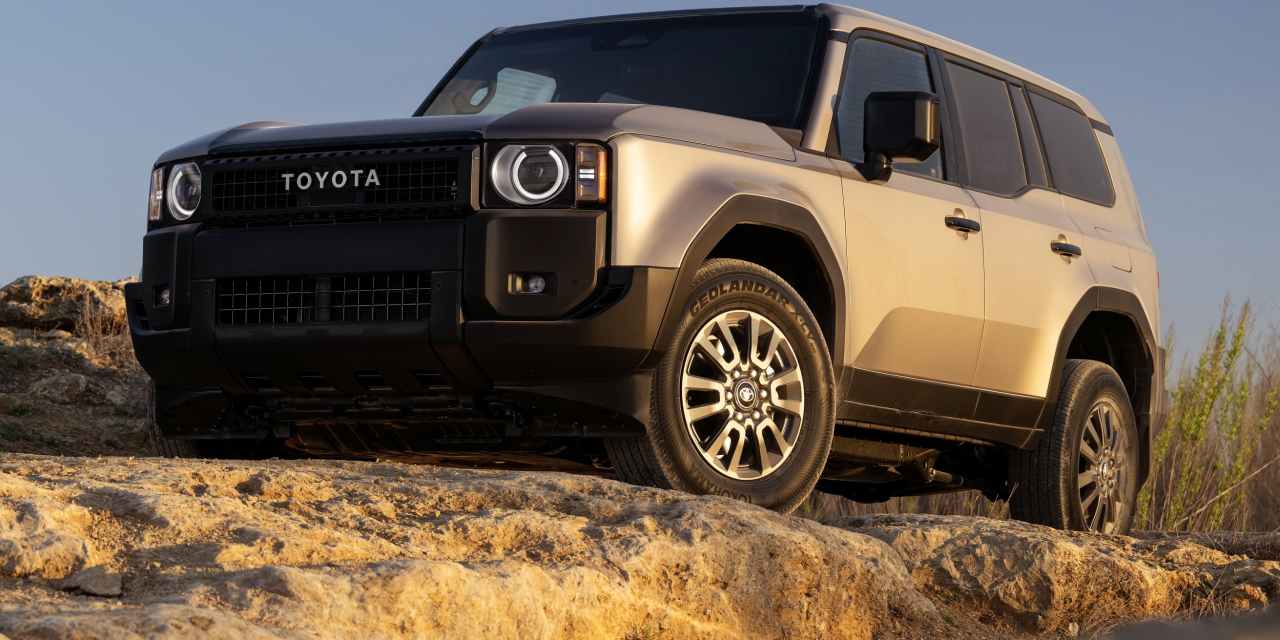The 2025 Toyota Land Cruiser’s rugged elegance and iconic styling set ...