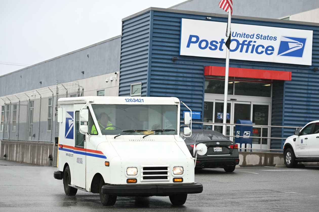 What are Trump’s USPS plans? He says the Postal Service is a ...