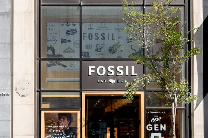 Fossil Group CEO steps down amid pressure from activist investor ...