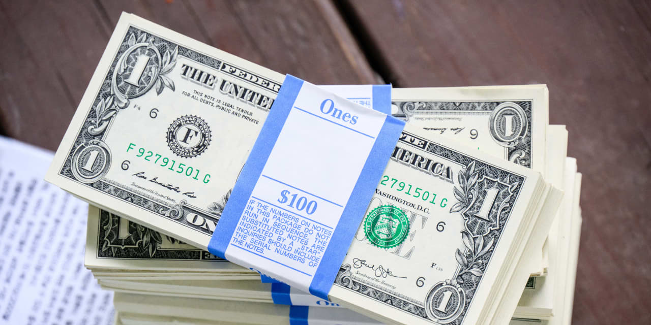 Cash was king — but these bonds are outperforming ahead of Fed rate ...