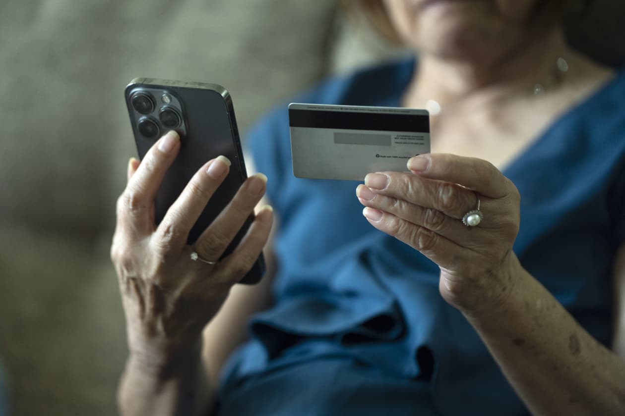 Opinion: I almost fell for scammer. This one rule saved me — and could ...