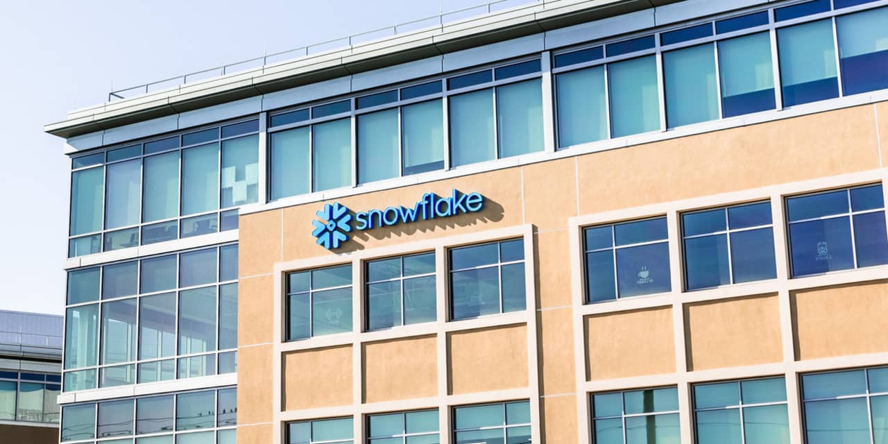 7 software stocks that could benefit as AI gets cheaper to run ...