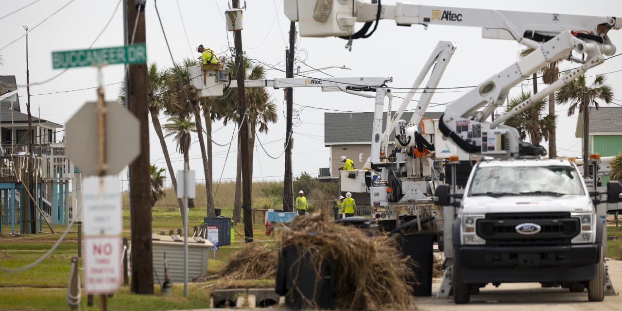 Utility says Houston power will be mostly restored by Wednesday, as ...