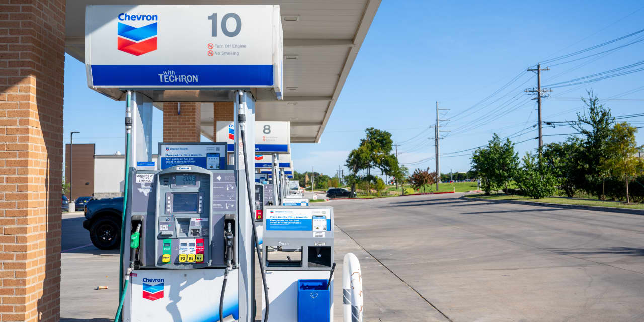Chevron logs its first refining loss in four years, sending stock lower ...