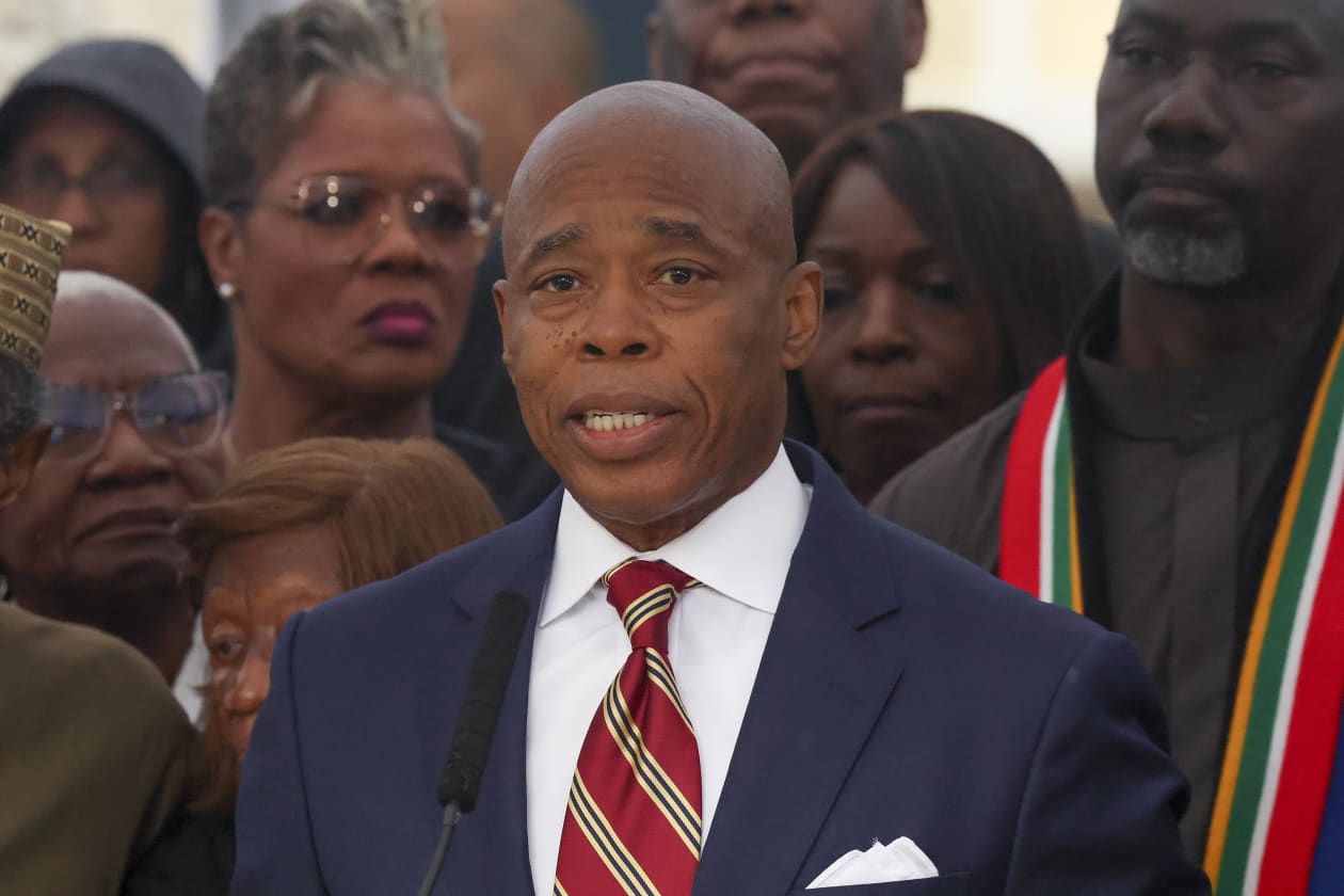 New York Mayor Eric Adams defiant as feds charge him with corruption ...