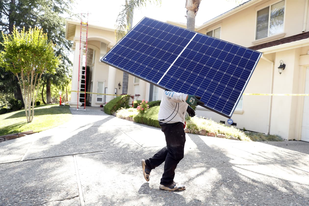 SunRun is the latest solar stock to take a dive, amid concerns over ...