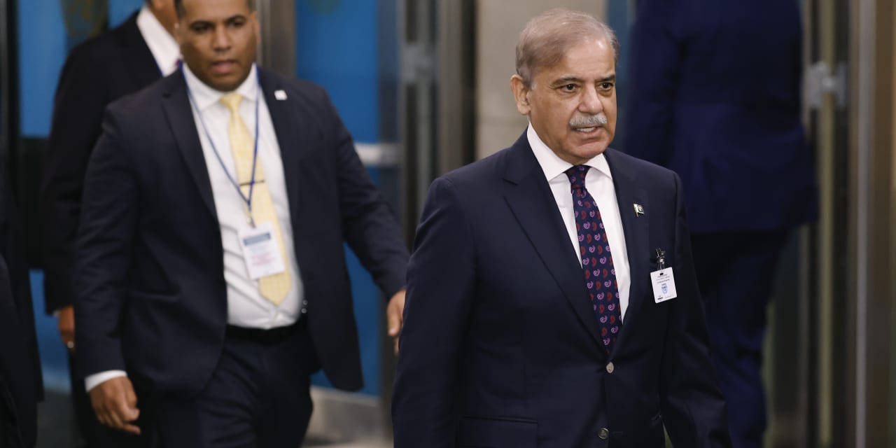 IMF approves $7 billion loan for Pakistan, which will get $1 billion ...