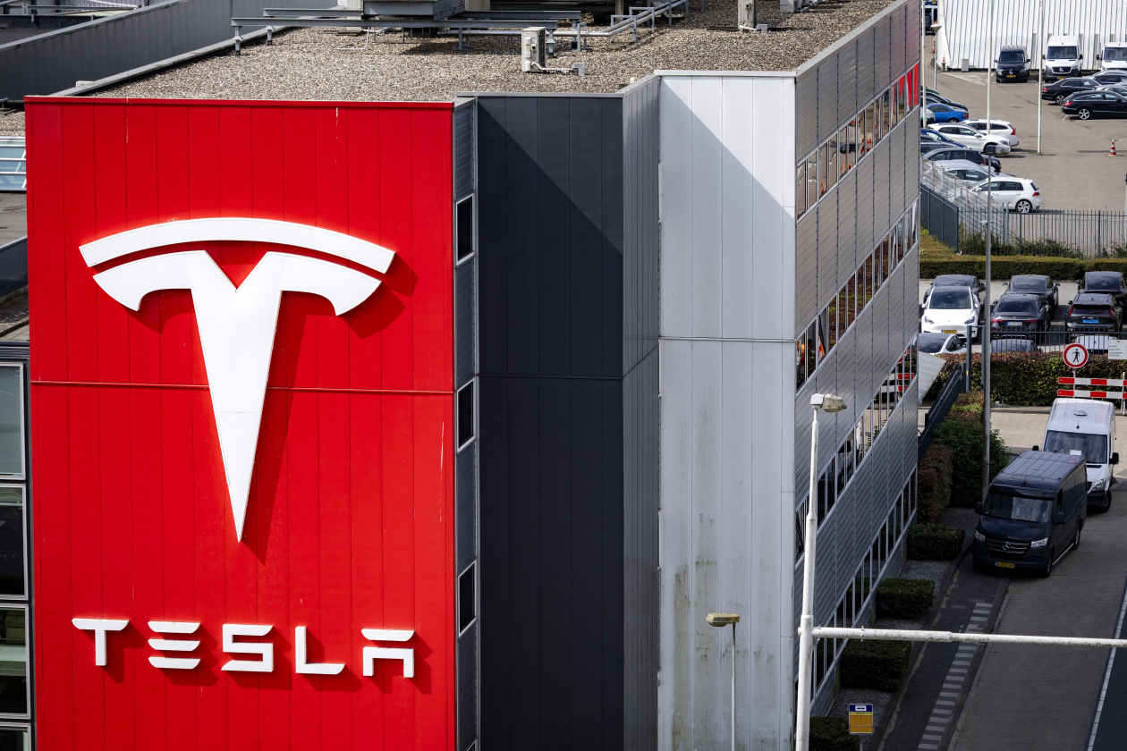 Tesla sales in Europe continue to dive even after Model Y shift ...