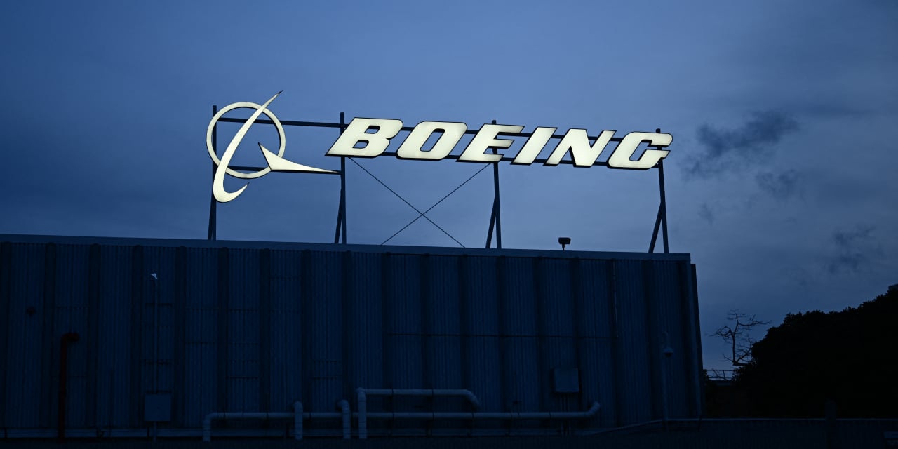 Boeing needs to focus on solutions, not shareholders - WSJ