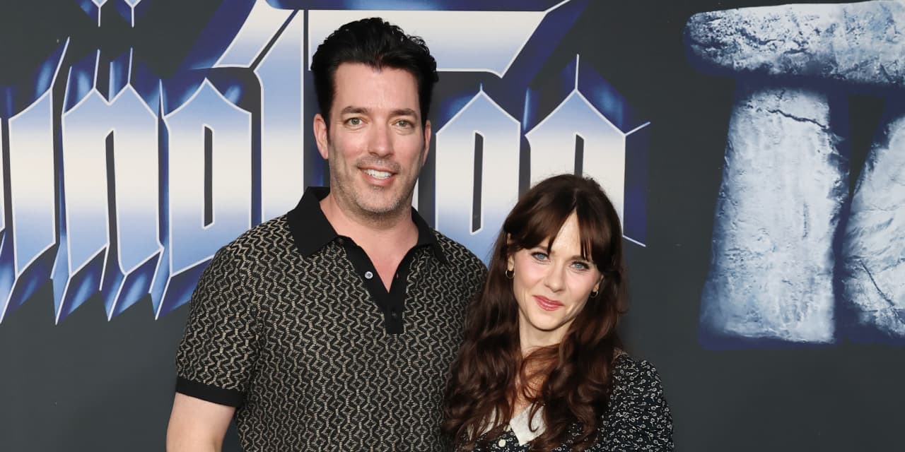 ‘Sparkle, color, and glitter’: See how Jonathan Scott and Zooey ...