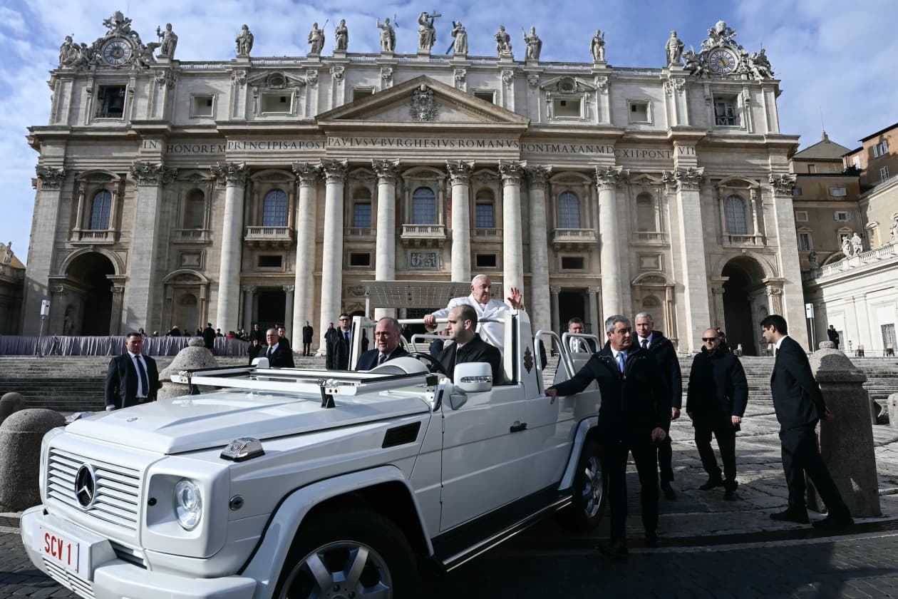 Pope Car
