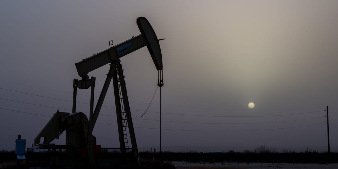 Oil Prices Post Back To Back Gains As Worries About Economic Outlook