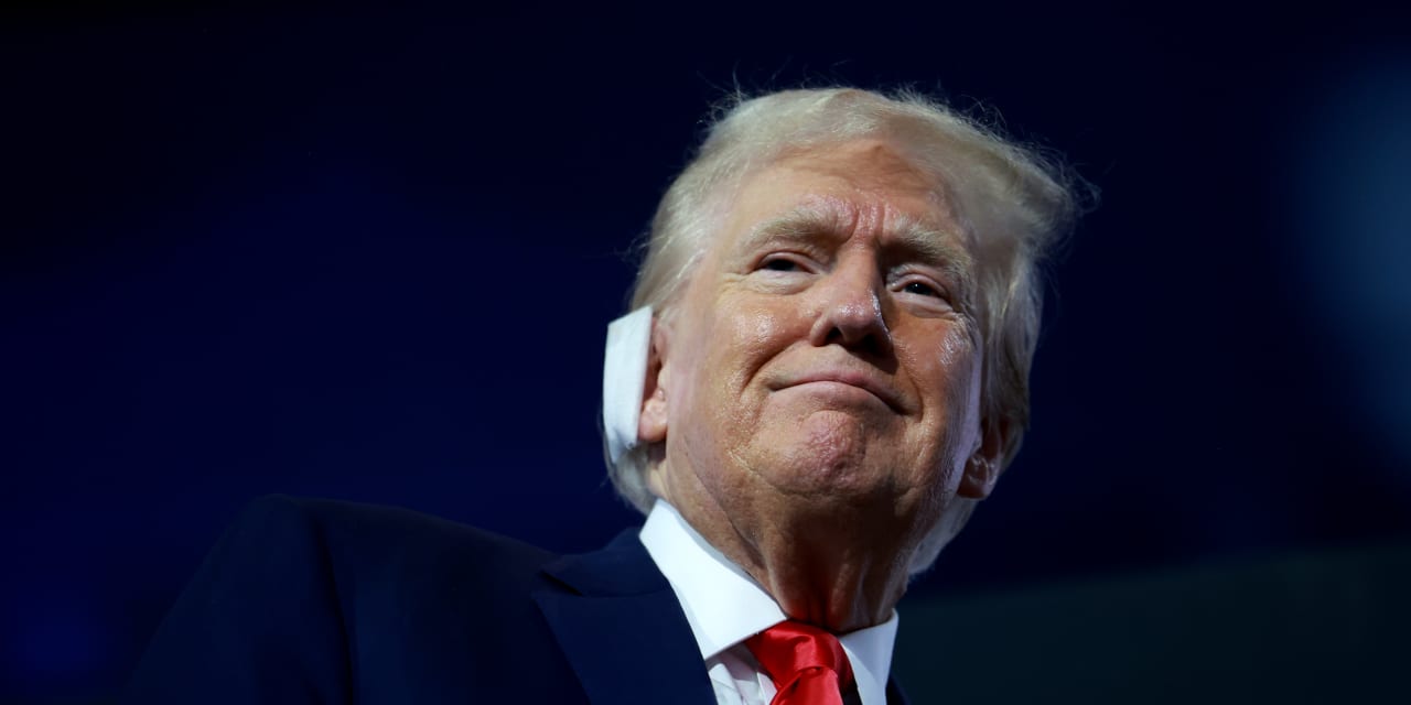 Trump secures GOP nomination, cheered at RNC as he appears with ...