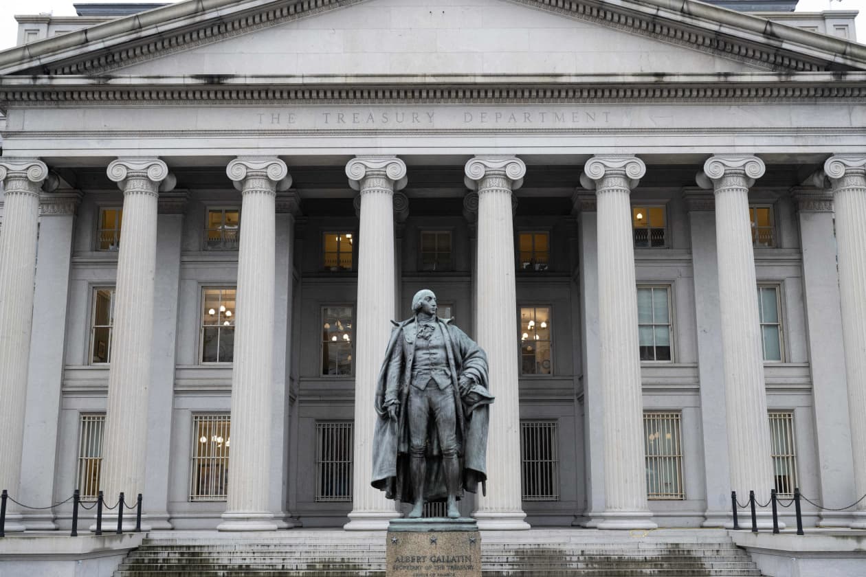 Fight over Trump’s Treasury secretary blamed for some stock-market ...
