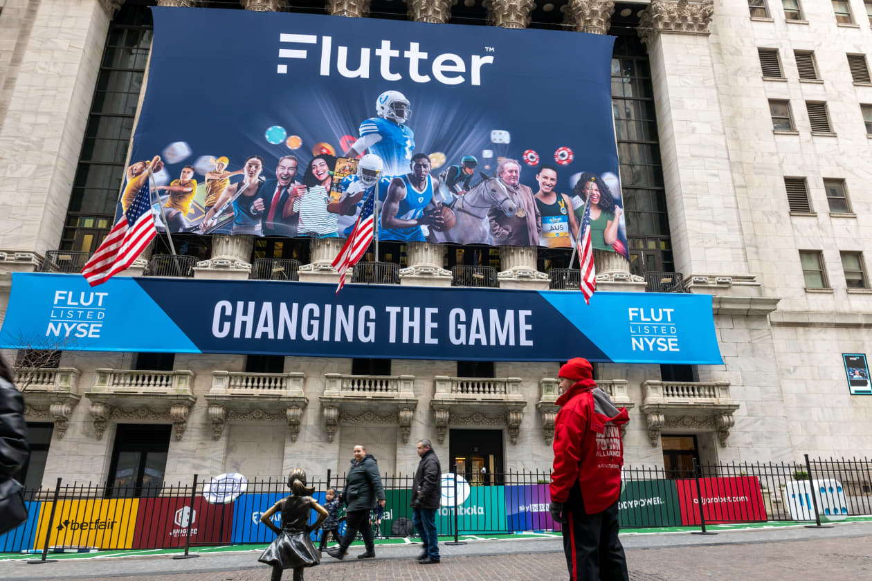 Big-name investors bought FanDuel owner Flutter Entertainment, filings ...