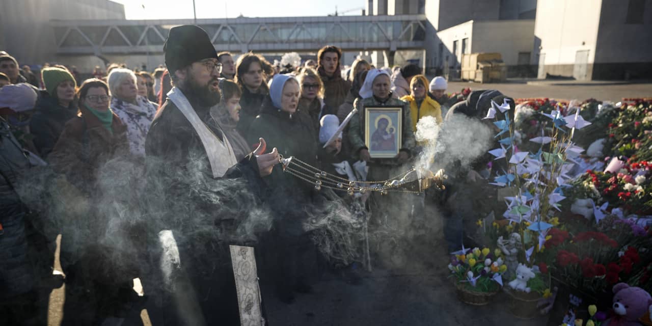 Putin blames Islamic extremists for concert hall attack, but still ...