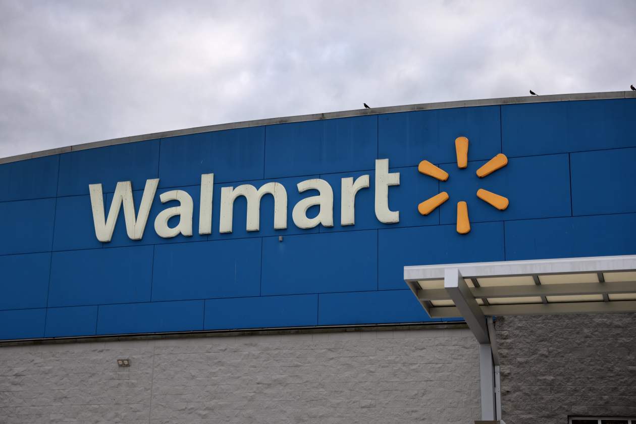 Walmart’s stock continues to drop despite ‘near-term buying opportunity ...