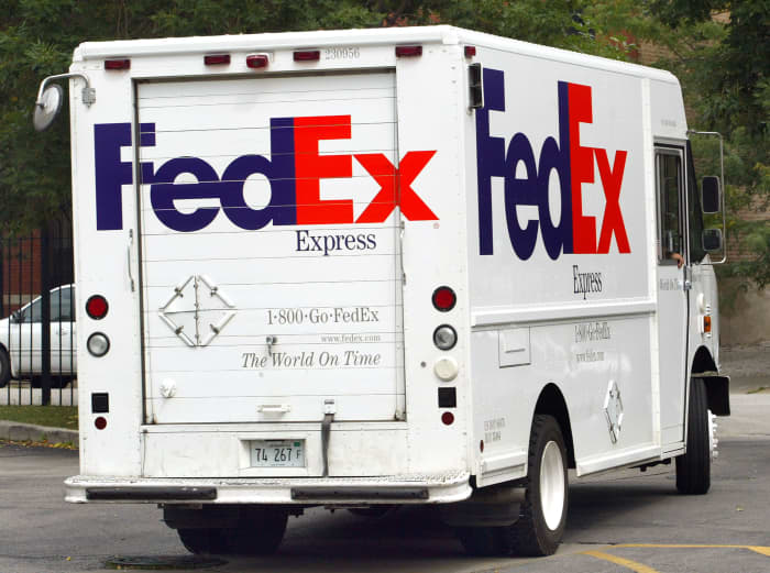 FedEx is S&P 500's worst performer today. These are the problems ...