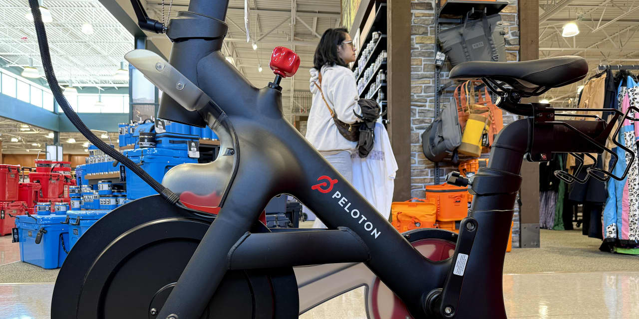 Peloton unveils convertible-debt refinancing, and its stock falls 3% ...