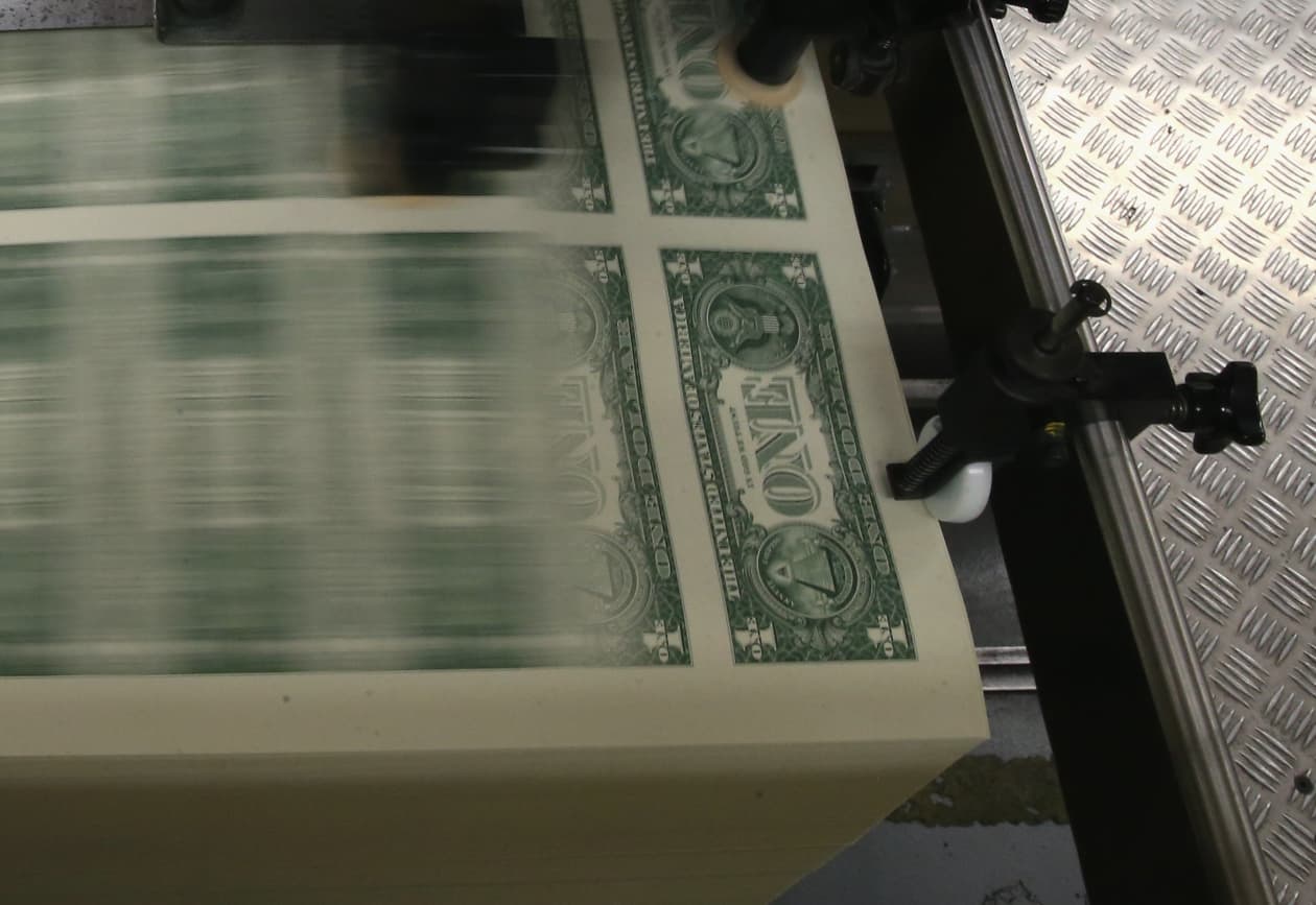Dethrone the dollar? 5 charts show how U.S. currency still rules the ...