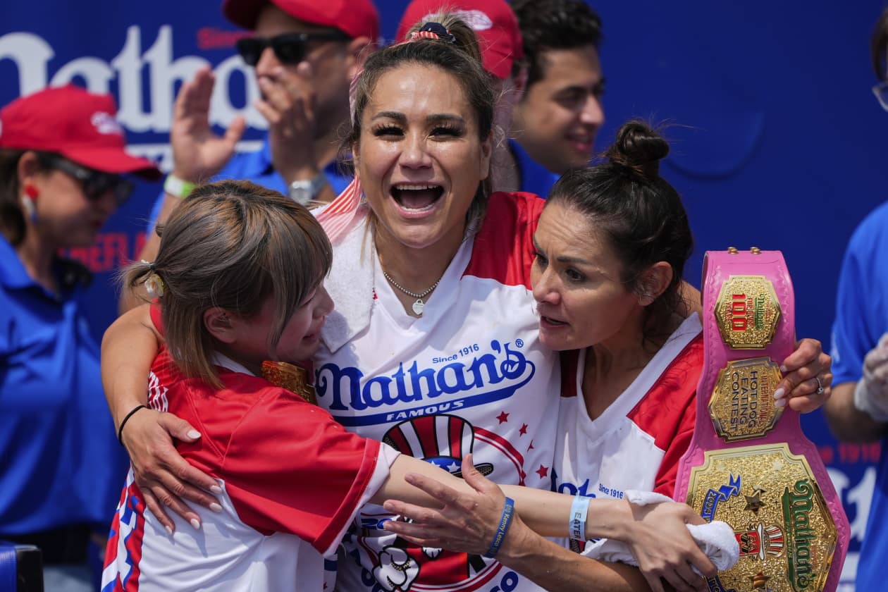 Bertoletti, Sudo hot-dog eating champs at Nathan’s Famous power-eating ...