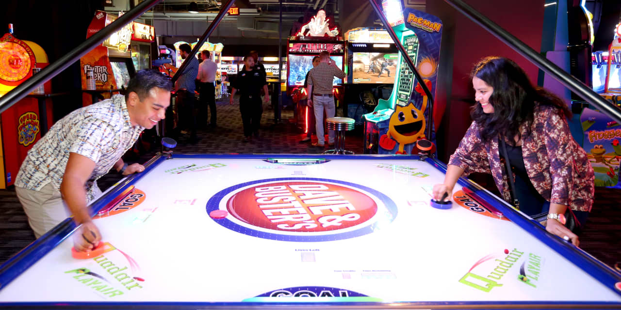 Dave & Buster’s struggles to capture spending, and CEO exit is a ...