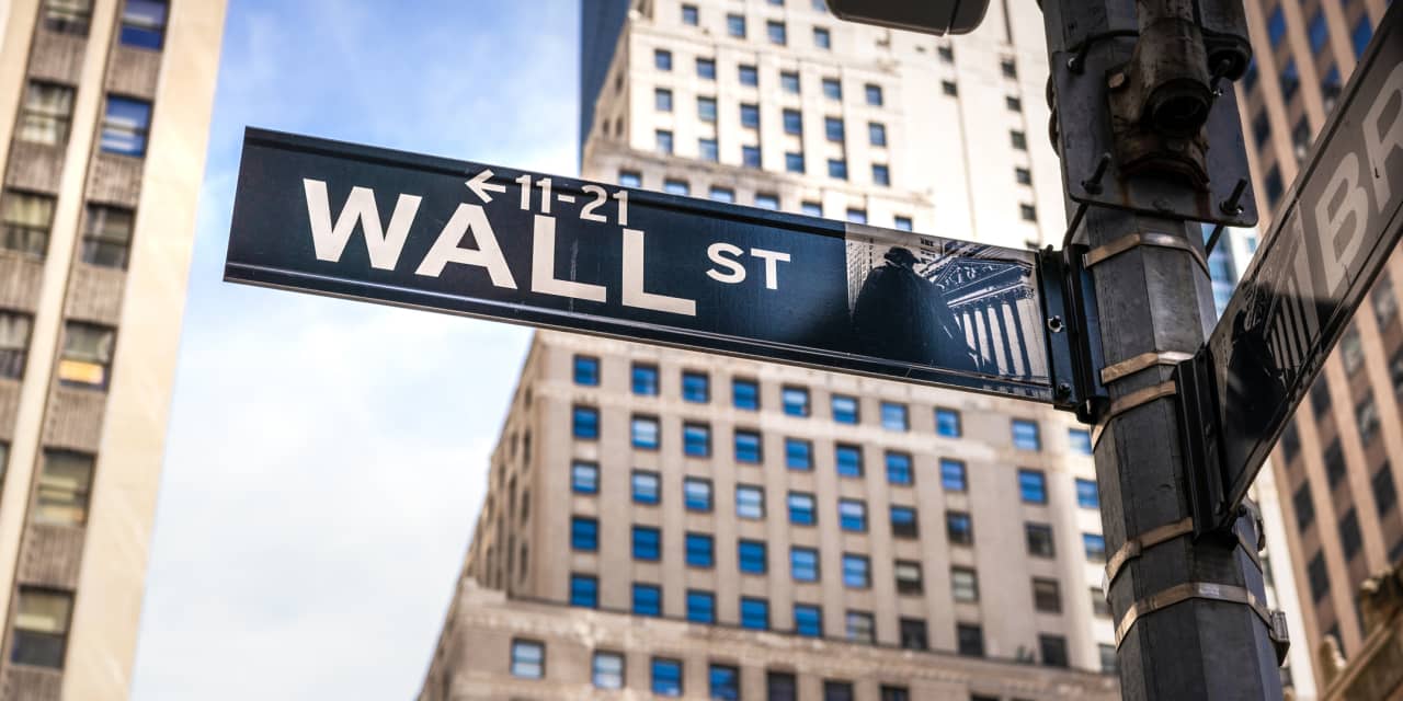 Stock Market Today: Dow ends down 320 points, Nasdaq tumbles 1% as chip ...