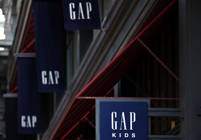 Gap stock suffers biggest plunge on record as supply-chain disruptions ...