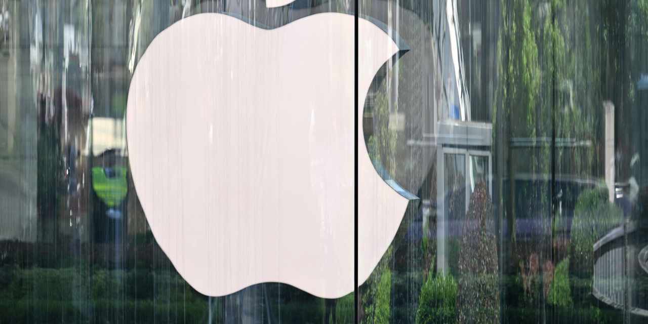 Apple’s issues go deeper than tariffs, as analysts worry about AI ...
