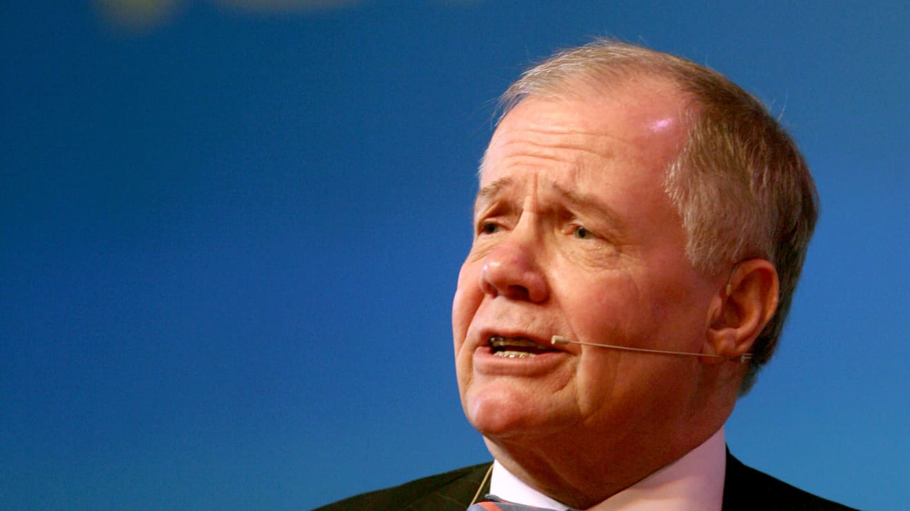 Famed investor Jim Rogers says don't buy America stocks at highs. Here ...