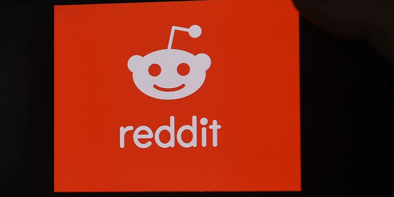 Reddit shares climb on ChatGPT deal with OpenAI - MarketWatch