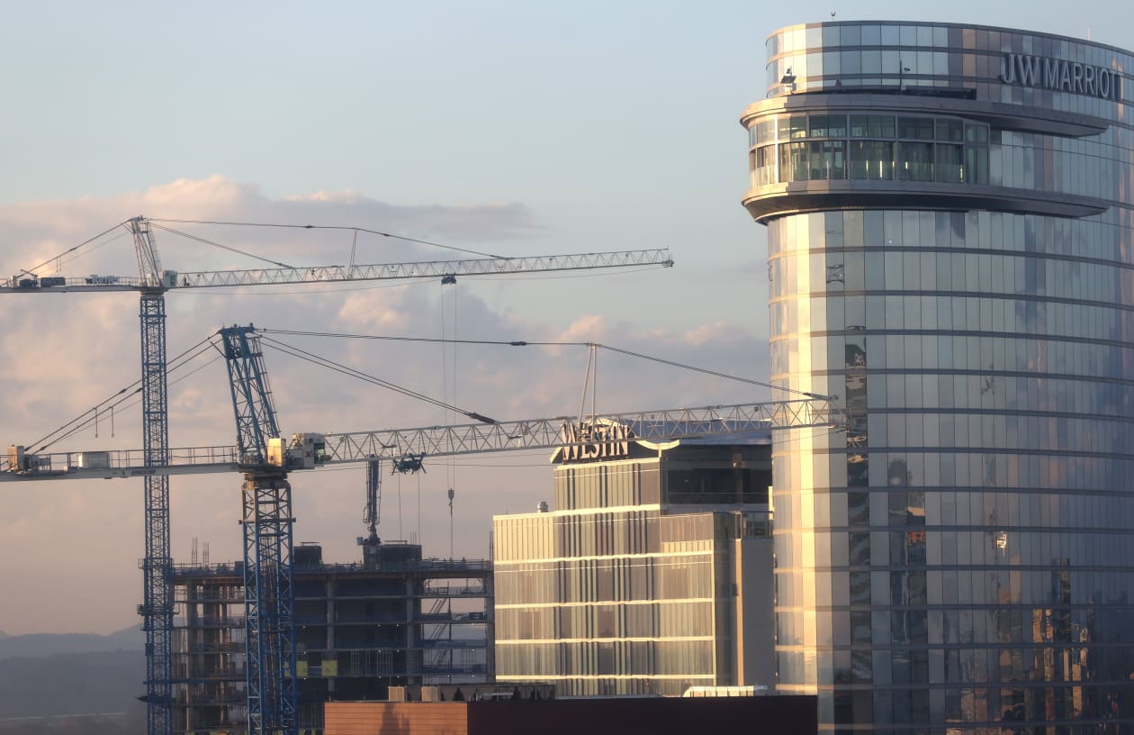 Construction spending ticks up in September - MarketWatch