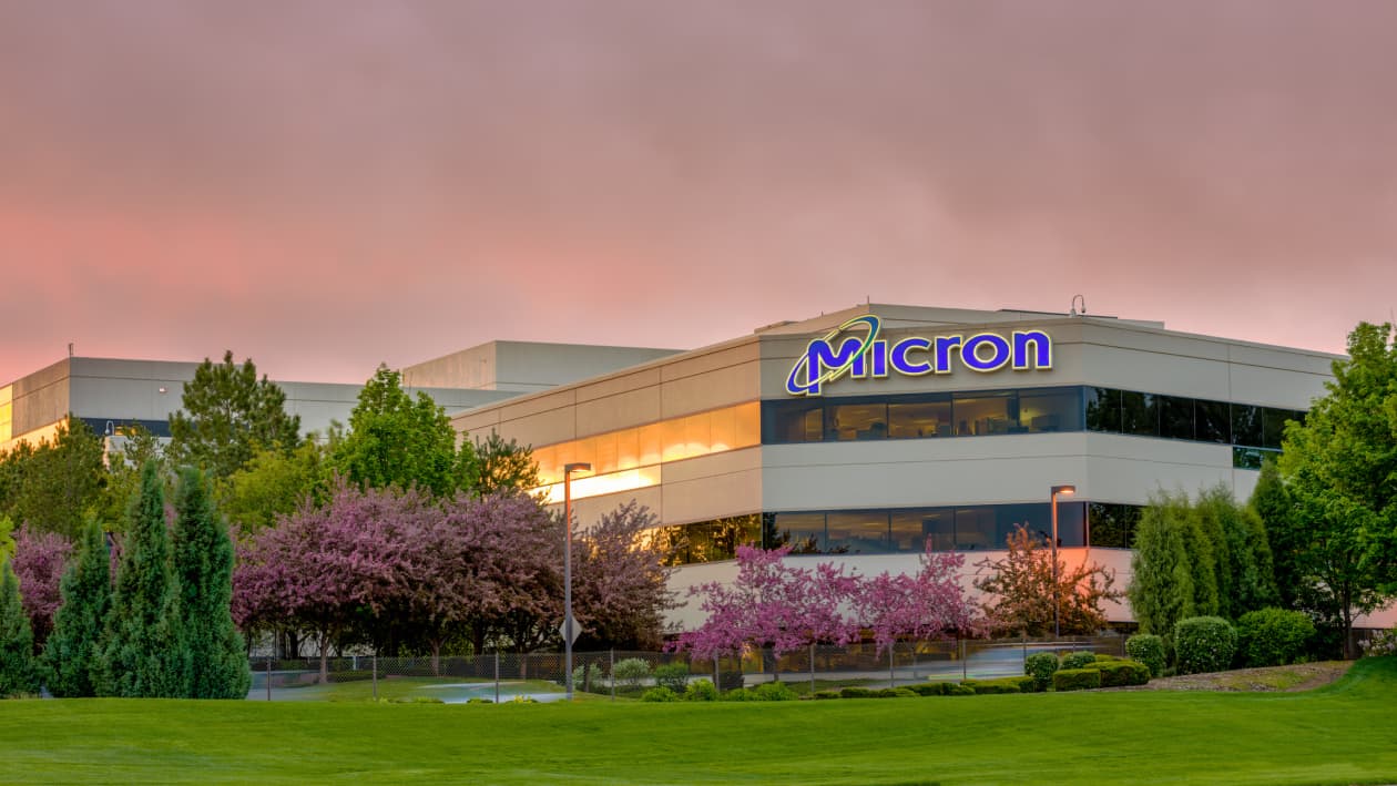 Micron’s stock falls after China ban. Here’s why gauging the impact isn ...