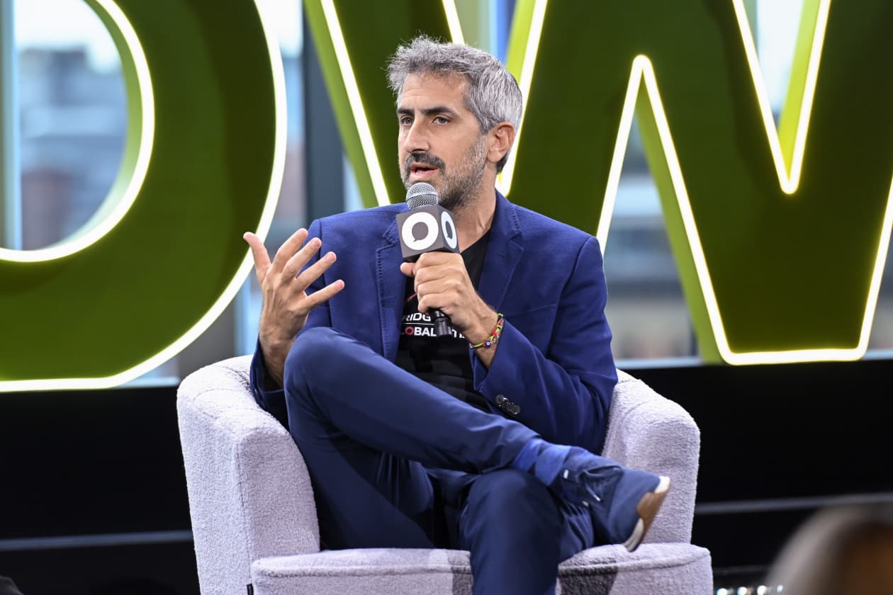 Bridgewater CEO warns investors to stay alert amid shifting geopolitics ...