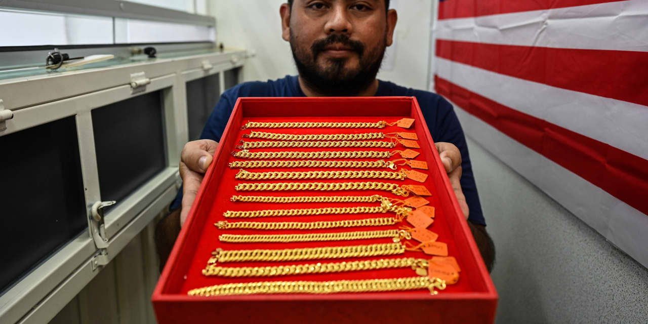 Gold prices fall to lowest finish in a week - MarketWatch