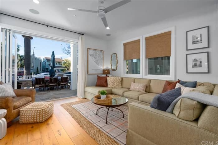 Take a look inside this HGTV star's $2.2 million Huntington Beach house ...