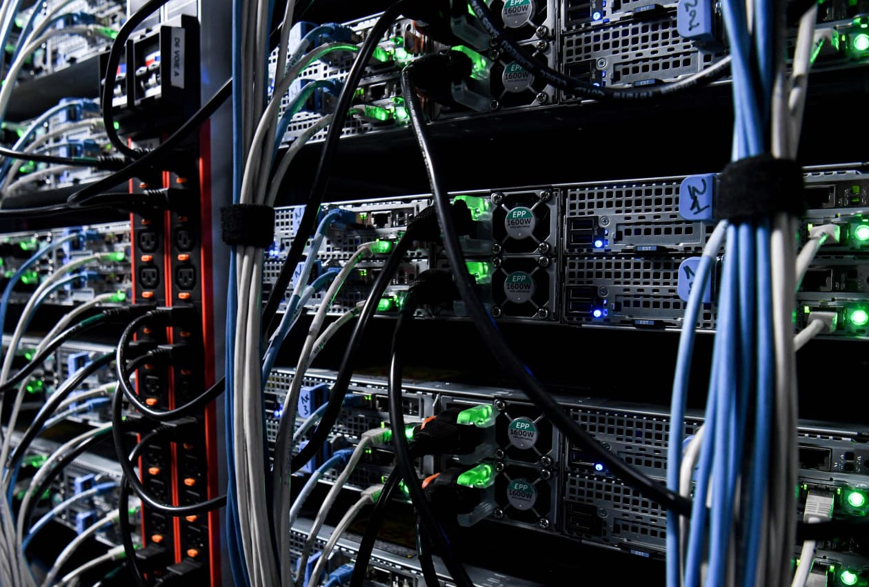 Computer-driven hedge funds surged during the DeepSeek turmoil. Human-driven funds fizzled ...