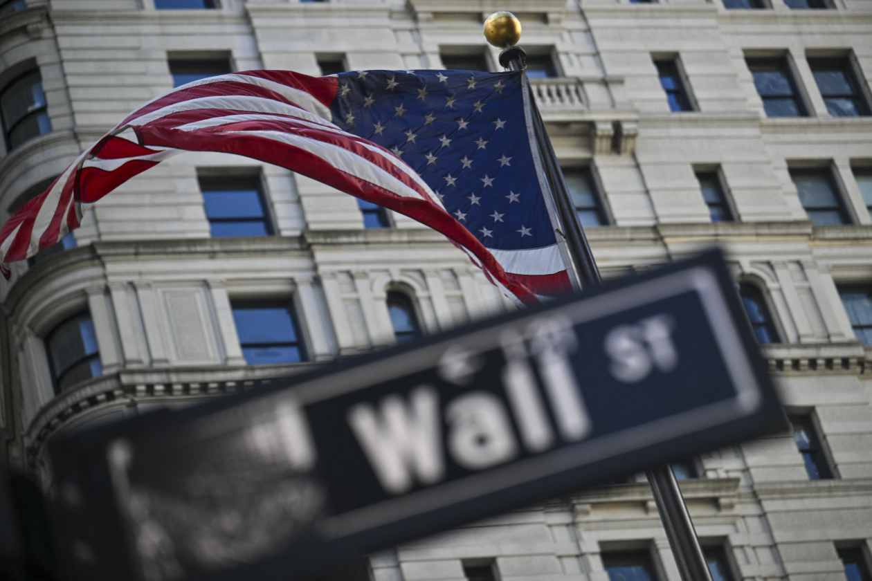 This researcher put 1.1 million Wall Street analyst notes through AI ...