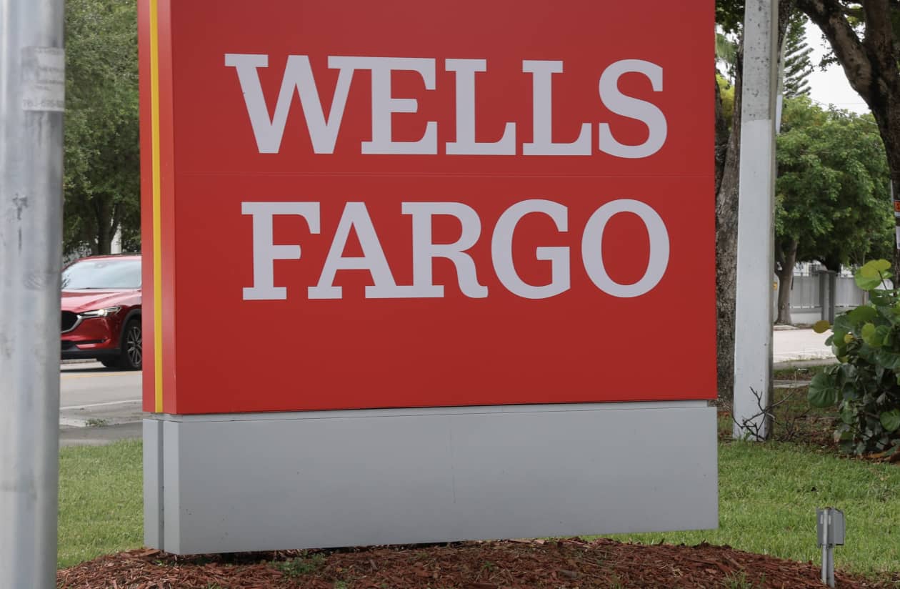 Wells Fargo comes up short on revenue as it sets new profit target ...