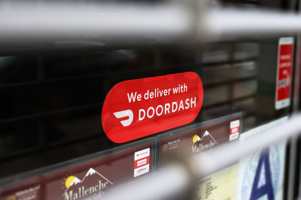 DoorDash stock gains on raised guidance, record revenue and orders - MarketWatch