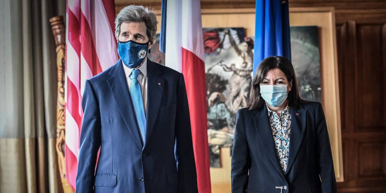 Climate czar John Kerry caught maskless on commercial flight - MarketWatch