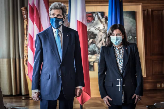 Climate czar John Kerry caught maskless on commercial flight - MarketWatch