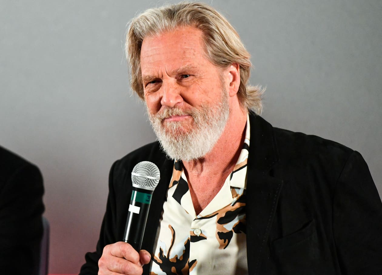 Jeff Bridges lists empty Malibu lot for $4.4 million where family home ...