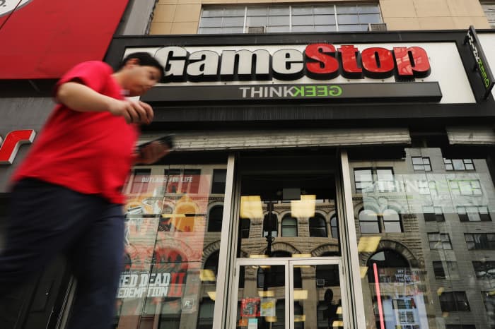 GameStop names Amazon executives as its new CEO, CFO, surprises market ...