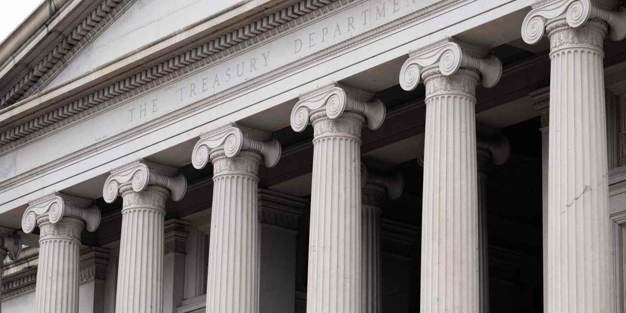 BlackRock turns ‘neutral’ on long-term Treasurys ahead of potential Fed ...