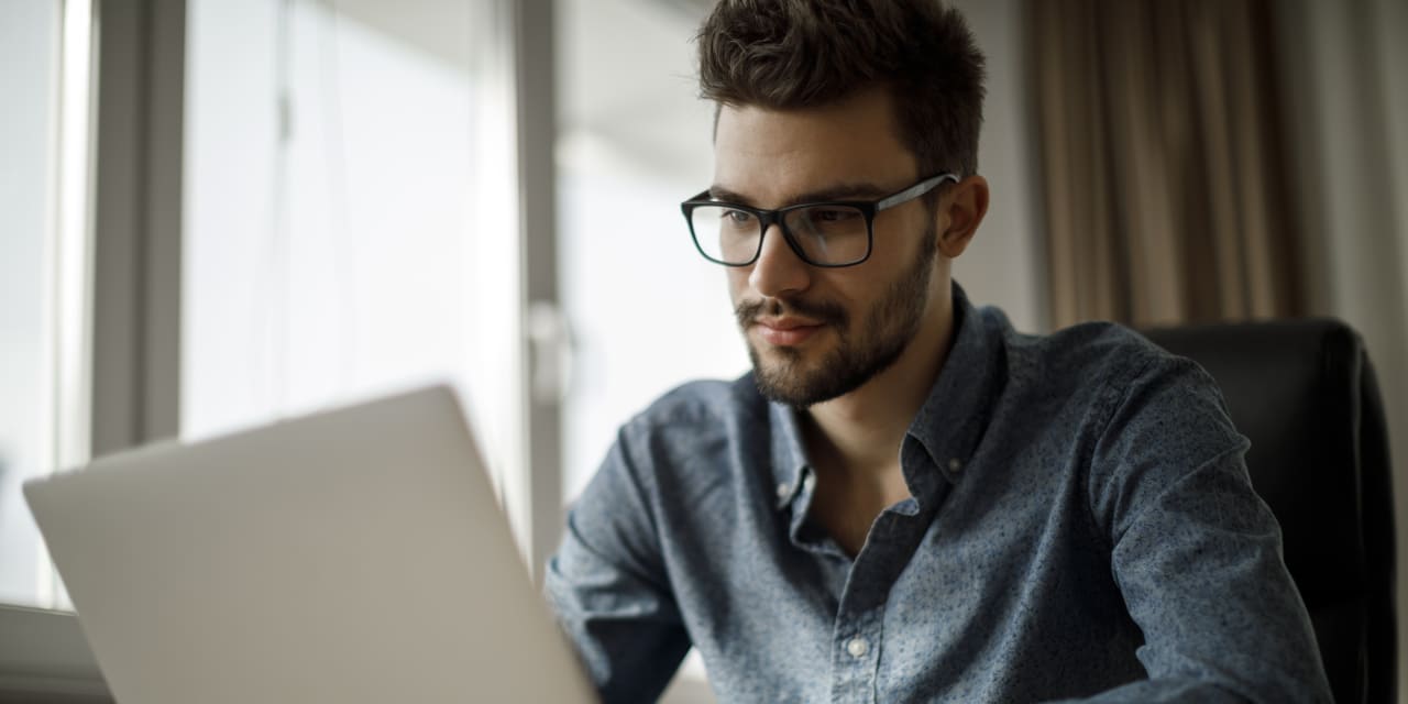 Should I roll over my 401(k) when I move to a new job — and if so, how ...