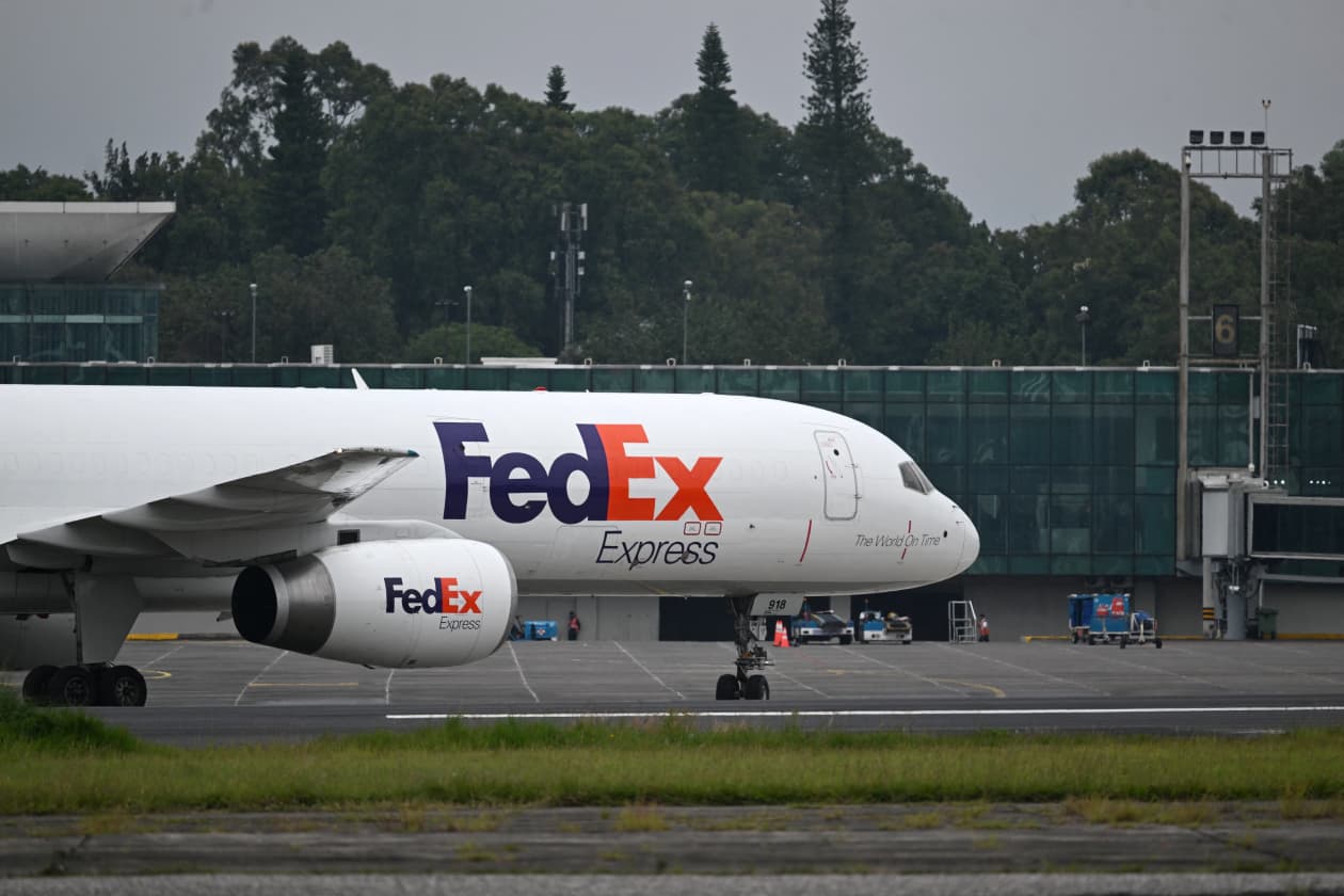 FedEx is upbeat about shipping demand despite surging fuel costs — and ...
