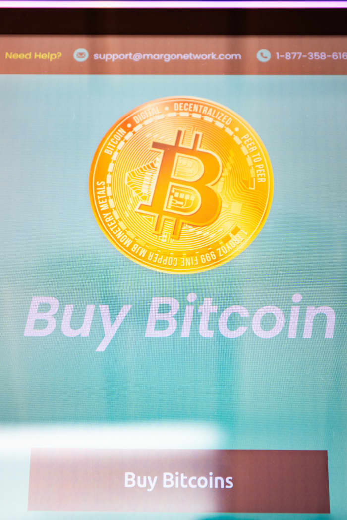 Bitcoin falls after DTCC rules out collateral for bitcoin-linked ETFs ...