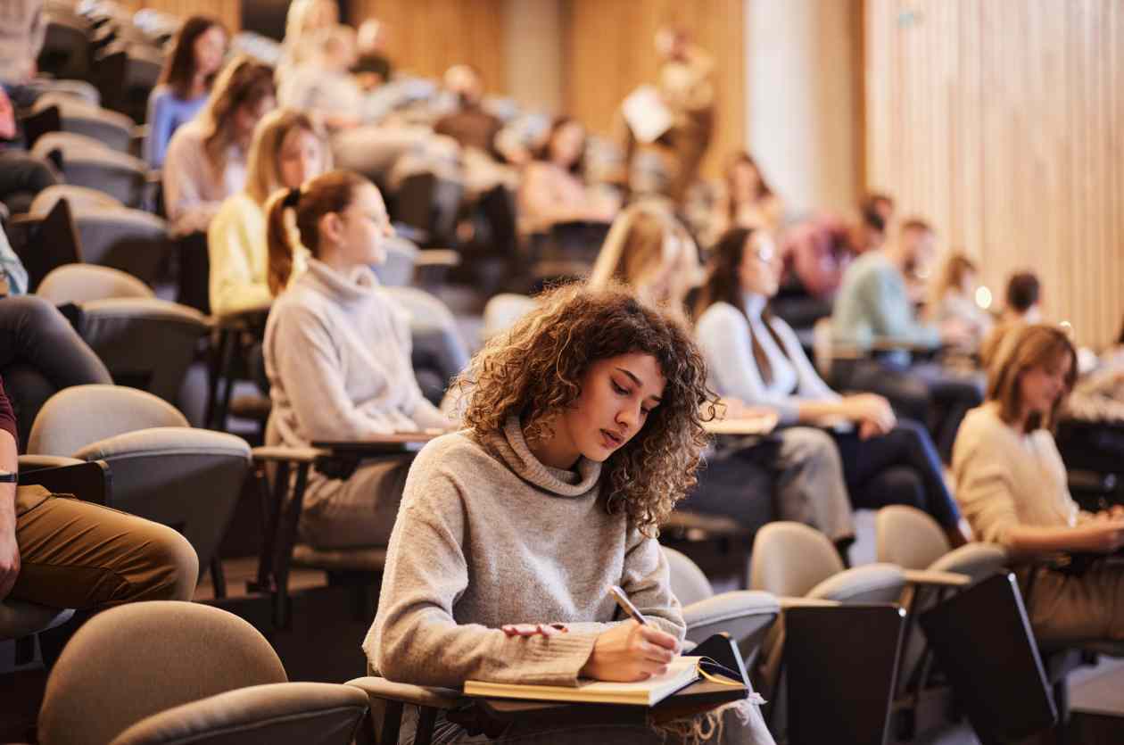 We found student loan refi rates as low as 3.89% APR — and these are ...