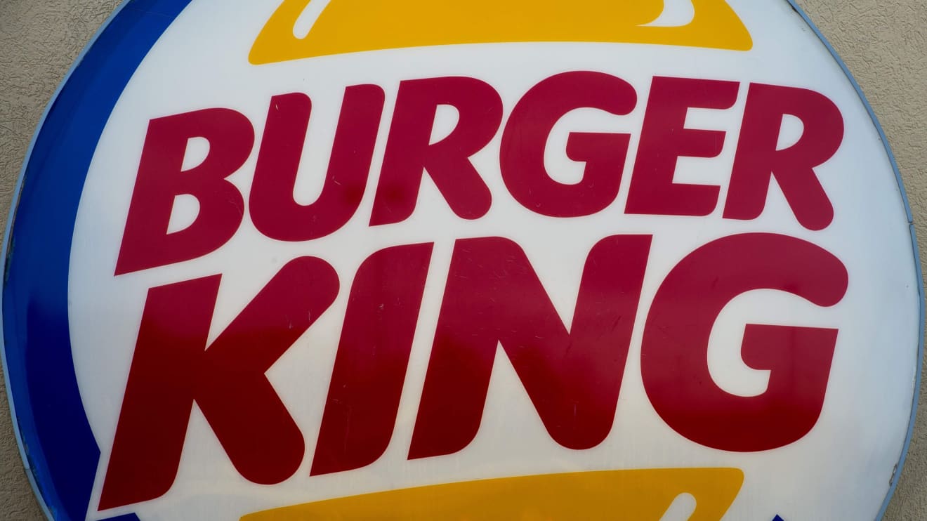 ‘We all quit’: Burger King sign goes viral as staff walks out - MarketWatch